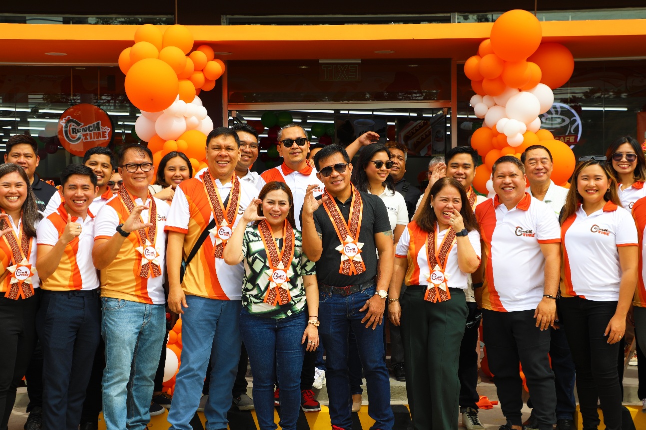 7-Eleven Executives with Honorable Mayor Lorelie Pacquiao and her ...